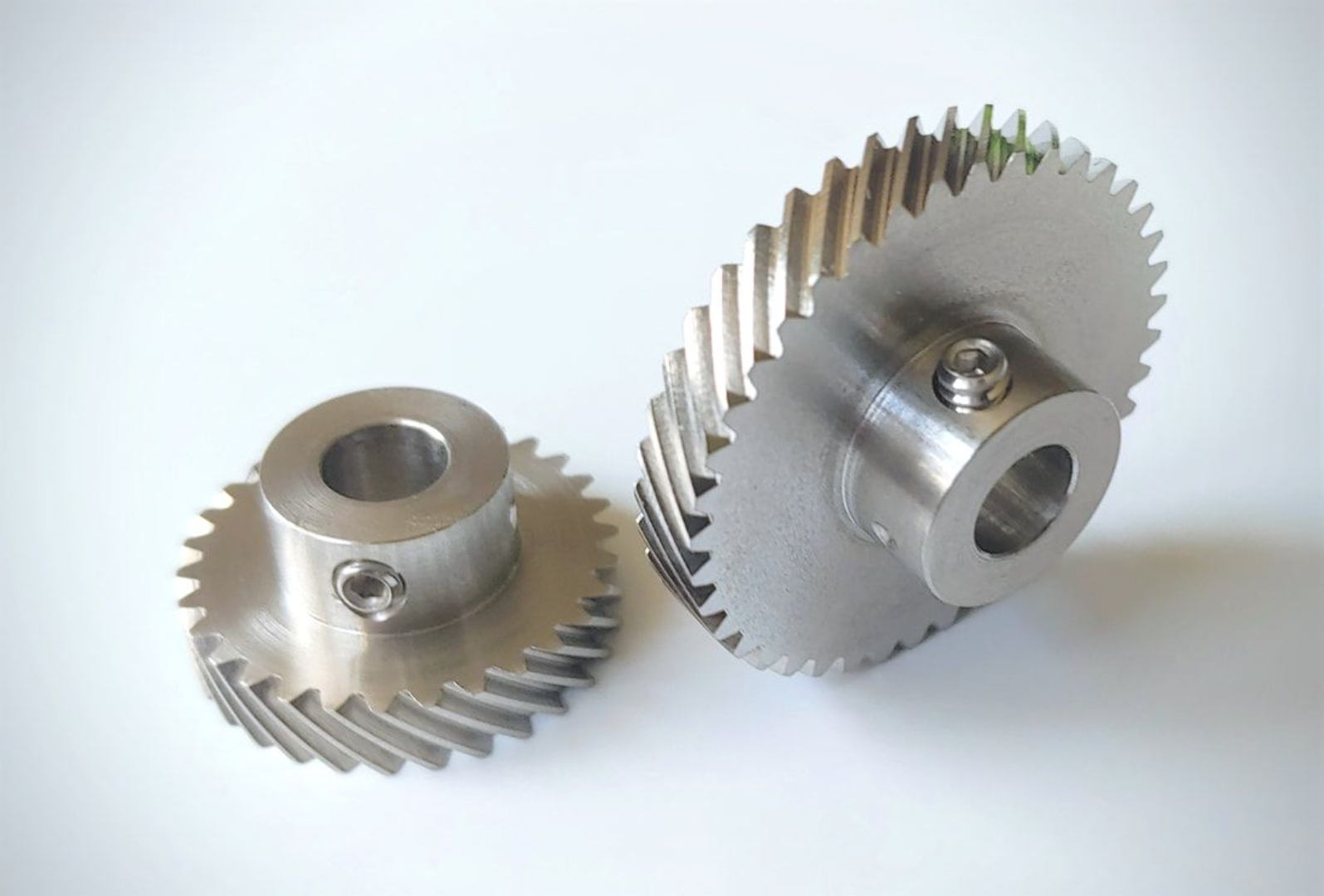 Helical Gears: Minimizing Noise & Vibration - WELLE SHAFT