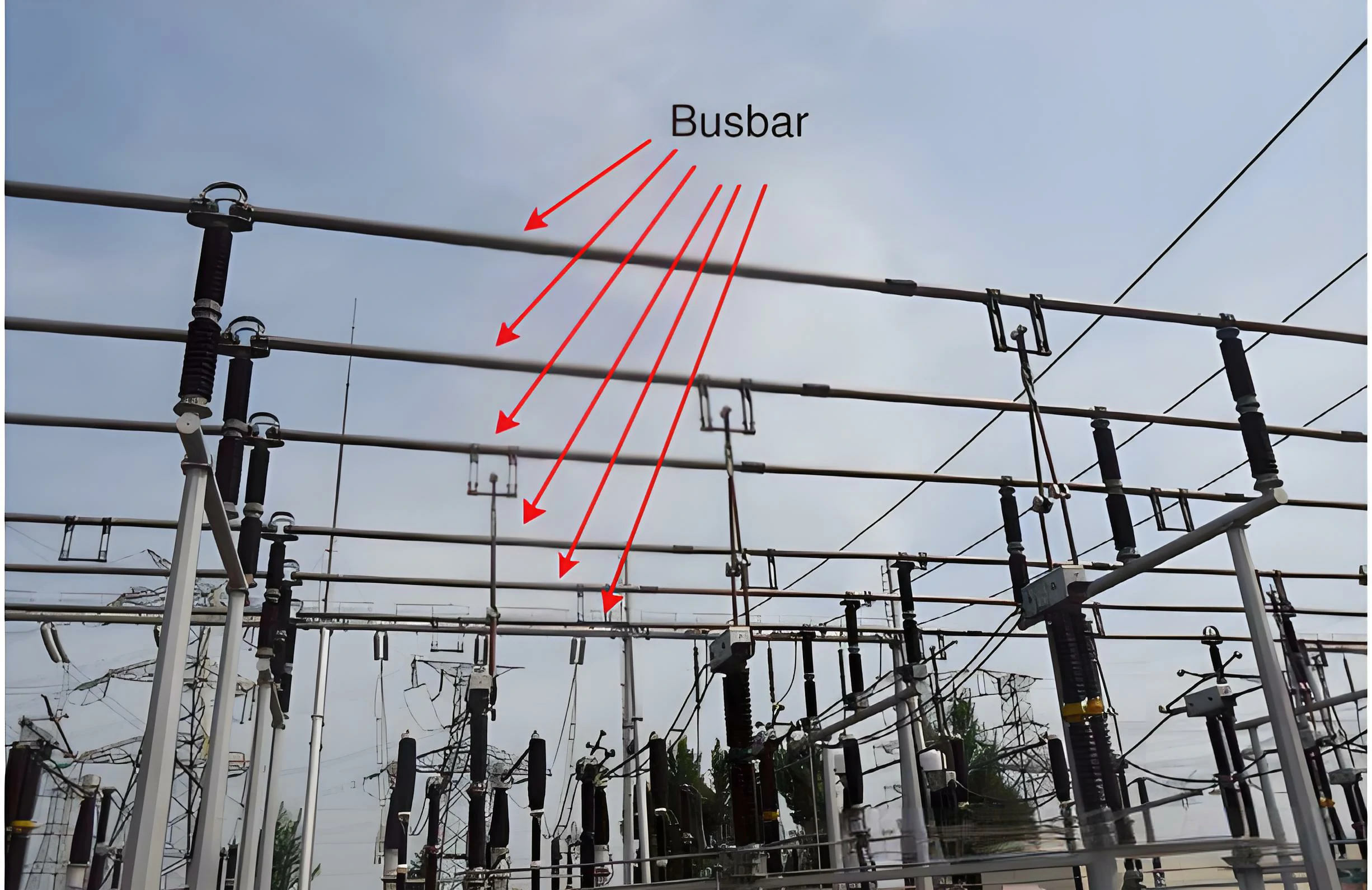 Busbar Applications in Industries: Power Distribution，Data Centers